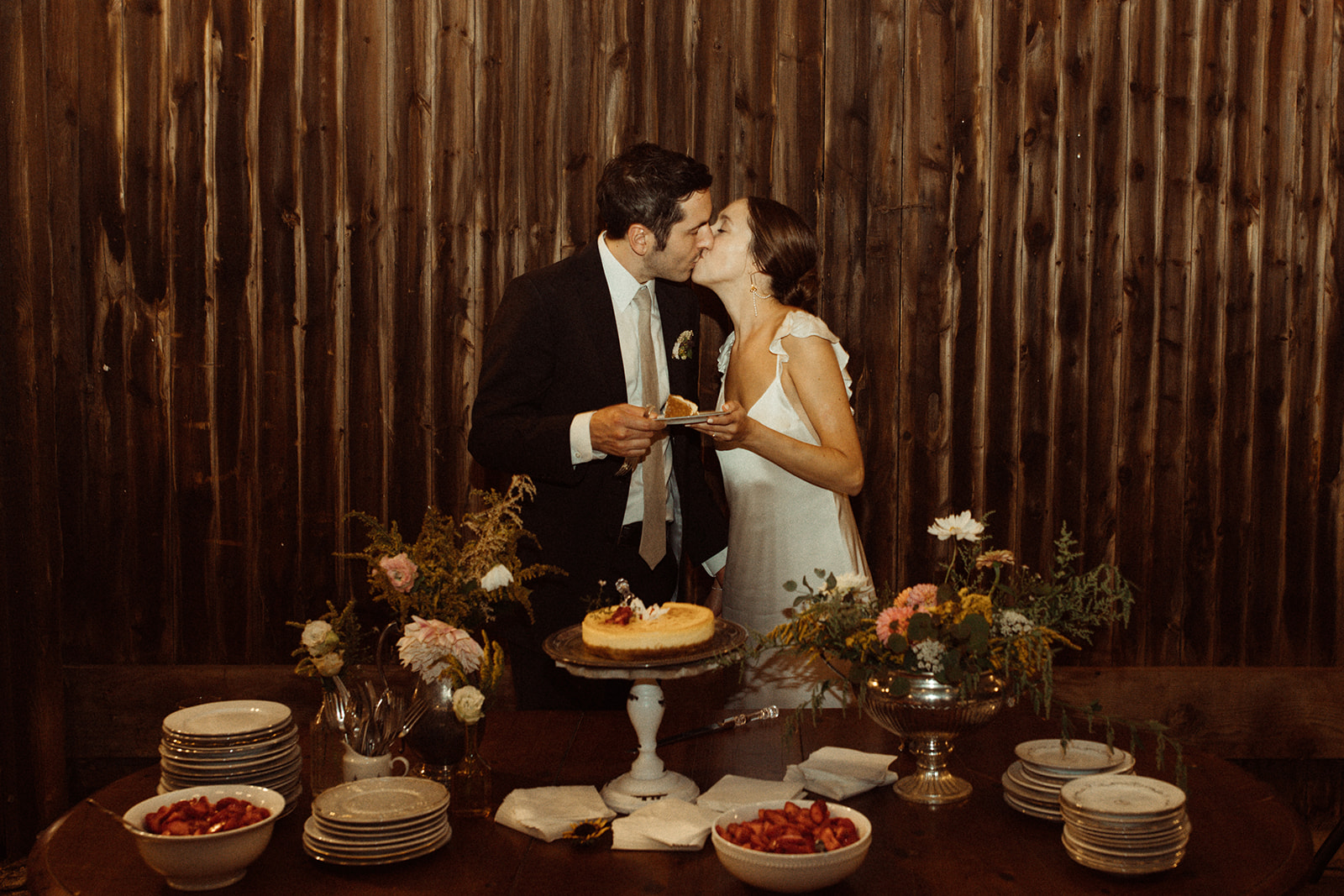 How to make your wedding reception unique - www.bybridgetphoto.com